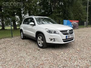 White Volkswagen Tiguan 2010 in Cesis, with an engine capacity of 1.40 L and mileage of 0 thousand km for 7700 €, photo 3 on AUTOMOTO.COM.LV