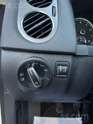 White Volkswagen Tiguan 2010 in Cesis, with an engine capacity of 1.40 L and mileage of 0 thousand km for 7700 €, photo 12 on AUTOMOTO.COM.LV
