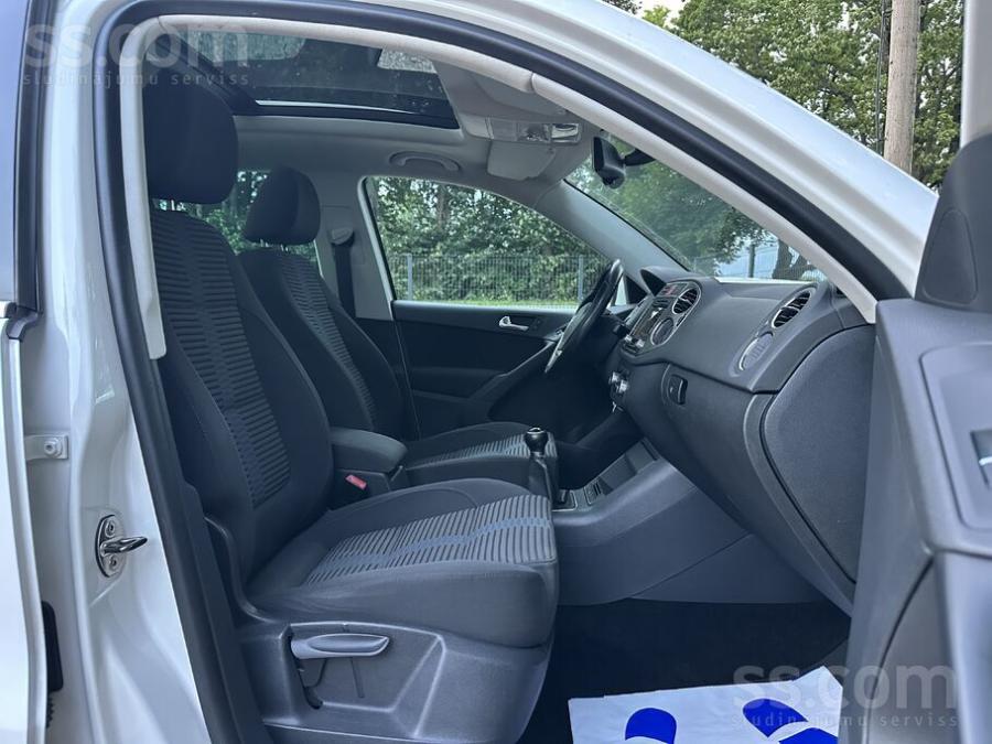 White Volkswagen Tiguan 2010 in Cesis, with an engine capacity of 1.40 L and mileage of 0 thousand km for 7700 €, photo 20 on AUTOMOTO.COM.LV