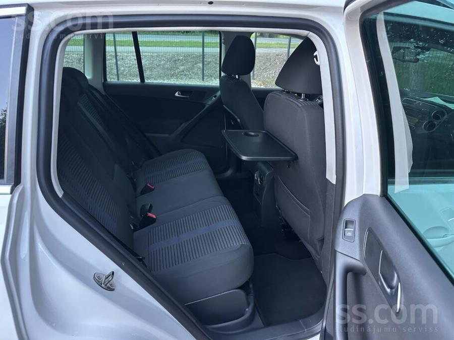 White Volkswagen Tiguan 2010 in Cesis, with an engine capacity of 1.40 L and mileage of 0 thousand km for 7700 €, photo 21 on AUTOMOTO.COM.LV
