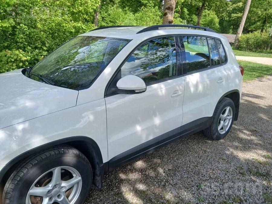 Balts Volkswagen Tiguan 2011 Tukums, ar dzinēja tilpumu 2.00 L un nobraukumu 147 tūkst. km par 6550 €, foto 1 vietnē AUTOMOTO.COM.LV