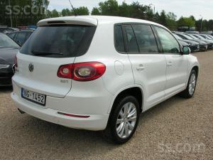 Balts Volkswagen Tiguan 2011 Rīga, ar dzinēja tilpumu 2.00 L un nobraukumu 134 tūkst. km par 5750 €, foto 4 vietnē AUTOMOTO.COM.LV