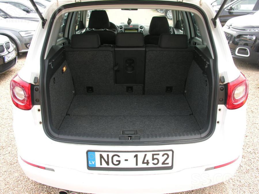 Balts Volkswagen Tiguan 2011 Rīga, ar dzinēja tilpumu 2.00 L un nobraukumu 134 tūkst. km par 5750 €, foto 6 vietnē AUTOMOTO.COM.LV