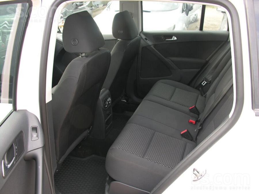 Balts Volkswagen Tiguan 2011 Rīga, ar dzinēja tilpumu 2.00 L un nobraukumu 134 tūkst. km par 5750 €, foto 9 vietnē AUTOMOTO.COM.LV