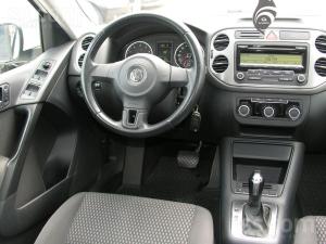 Balts Volkswagen Tiguan 2011 Rīga, ar dzinēja tilpumu 2.00 L un nobraukumu 134 tūkst. km par 5750 €, foto 14 vietnē AUTOMOTO.COM.LV