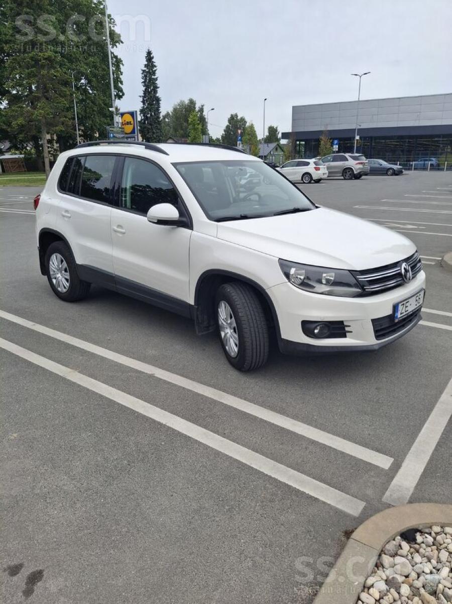 Balts Volkswagen Tiguan 2011 Rīga, ar dzinēja tilpumu 2.00 L un nobraukumu 293 tūkst. km par 4900 €, foto 4 vietnē AUTOMOTO.COM.LV