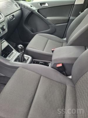 Balts Volkswagen Tiguan 2011 Rīga, ar dzinēja tilpumu 2.00 L un nobraukumu 293 tūkst. km par 4900 €, foto 8 vietnē AUTOMOTO.COM.LV