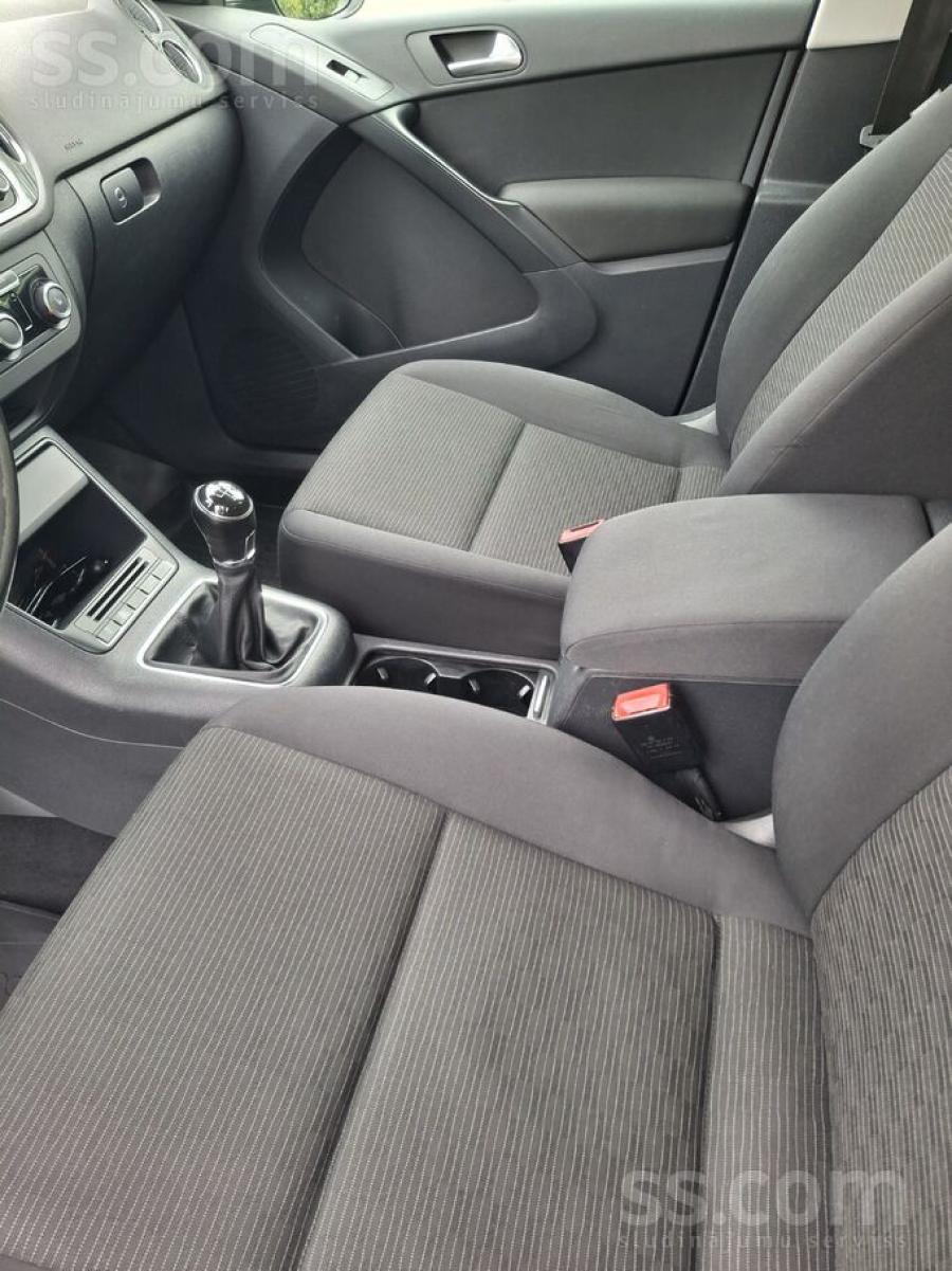 Balts Volkswagen Tiguan 2011 Rīga, ar dzinēja tilpumu 2.00 L un nobraukumu 293 tūkst. km par 4900 €, foto 8 vietnē AUTOMOTO.COM.LV