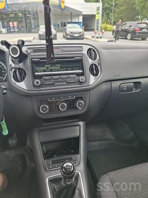 Balts Volkswagen Tiguan 2011 Rīga, ar dzinēja tilpumu 2.00 L un nobraukumu 293 tūkst. km par 4900 €, foto 9 vietnē AUTOMOTO.COM.LV