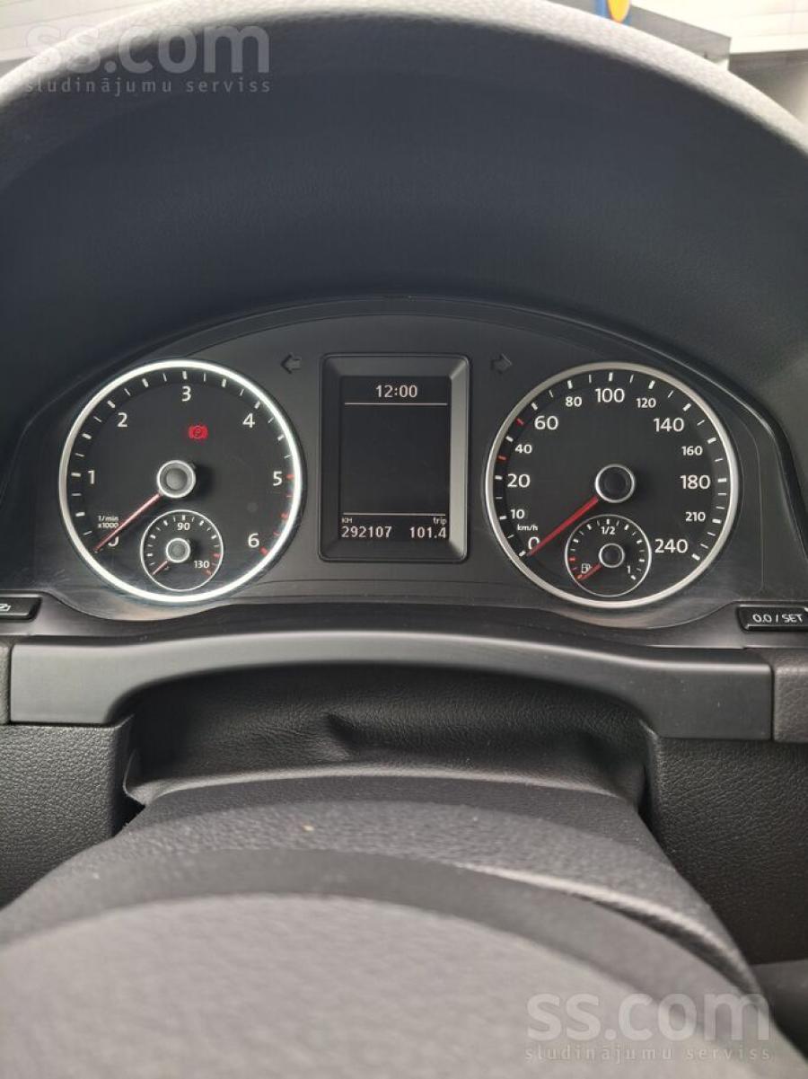 Balts Volkswagen Tiguan 2011 Rīga, ar dzinēja tilpumu 2.00 L un nobraukumu 293 tūkst. km par 4900 €, foto 10 vietnē AUTOMOTO.COM.LV