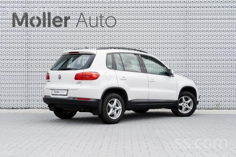 White Volkswagen Tiguan 2011 in Riga, with an engine capacity of 2.00 L and mileage of 149 thousand km for 9050 €, photo 5 on AUTOMOTO.COM.LV