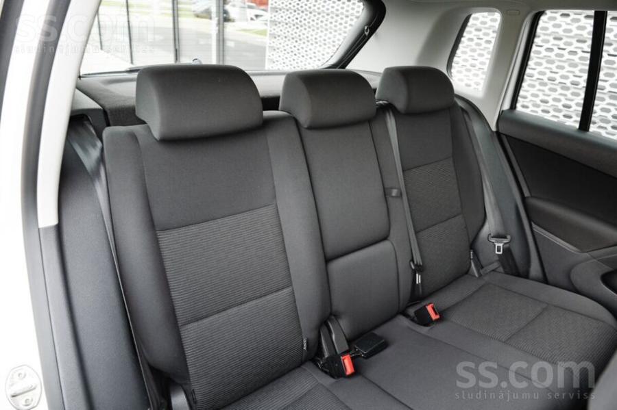 White Volkswagen Tiguan 2011 in Riga, with an engine capacity of 2.00 L and mileage of 149 thousand km for 9050 €, photo 15 on AUTOMOTO.COM.LV