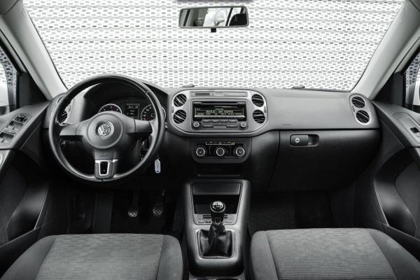 Balts Volkswagen Tiguan 2011 Mārupe, ar dzinēja tilpumu 2.00 L un nobraukumu 157 tūkst. km par 5900 €, foto 6 vietnē AUTOMOTO.COM.LV