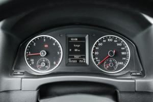 White Volkswagen Tiguan 2011 in Marupe, with an engine capacity of 2.00 L and mileage of 157 thousand km for 5900 €, photo 11 on AUTOMOTO.COM.LV