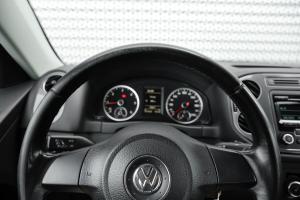 White Volkswagen Tiguan 2011 in Marupe, with an engine capacity of 2.00 L and mileage of 157 thousand km for 5900 €, photo 12 on AUTOMOTO.COM.LV
