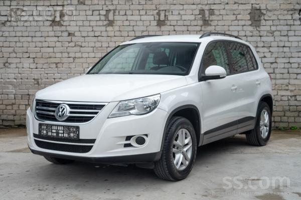 Volkswagen Tiguan 2011 in Liepaja on AUTOMOTO.COM.LV White Volkswagen Tiguan 2011 in Liepaja, with an engine capacity of 1.40 L and mileage of 202 thousand km for 6400 €, photo 4 on AUTOMOTO.COM.LV