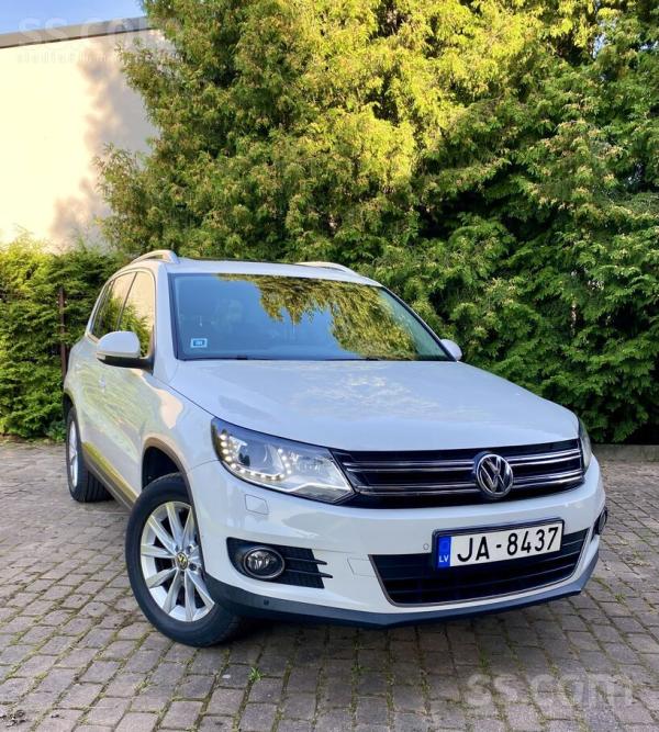 White Volkswagen Tiguan 2012 in Riga, with an engine capacity of 2.00 L and mileage of 121 thousand km for 9500 €, photo 3 on AUTOMOTO.COM.LV
