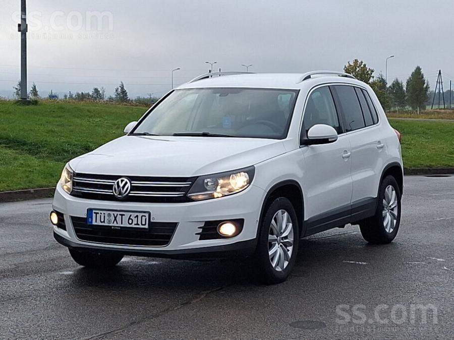 White Volkswagen Tiguan 2012 in Cesis, with an engine capacity of 2.00 L and mileage of 250 thousand km for 8950 €, photo 2 on AUTOMOTO.COM.LV