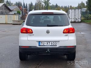 White Volkswagen Tiguan 2012 in Cesis, with an engine capacity of 2.00 L and mileage of 250 thousand km for 8950 €, photo 5 on AUTOMOTO.COM.LV