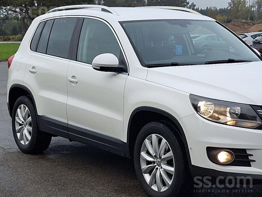 White Volkswagen Tiguan 2012 in Cesis, with an engine capacity of 2.00 L and mileage of 250 thousand km for 8950 €, photo 12 on AUTOMOTO.COM.LV