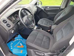 White Volkswagen Tiguan 2012 in Cesis, with an engine capacity of 2.00 L and mileage of 250 thousand km for 8950 €, photo 13 on AUTOMOTO.COM.LV