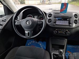 White Volkswagen Tiguan 2012 in Cesis, with an engine capacity of 2.00 L and mileage of 250 thousand km for 8950 €, photo 16 on AUTOMOTO.COM.LV