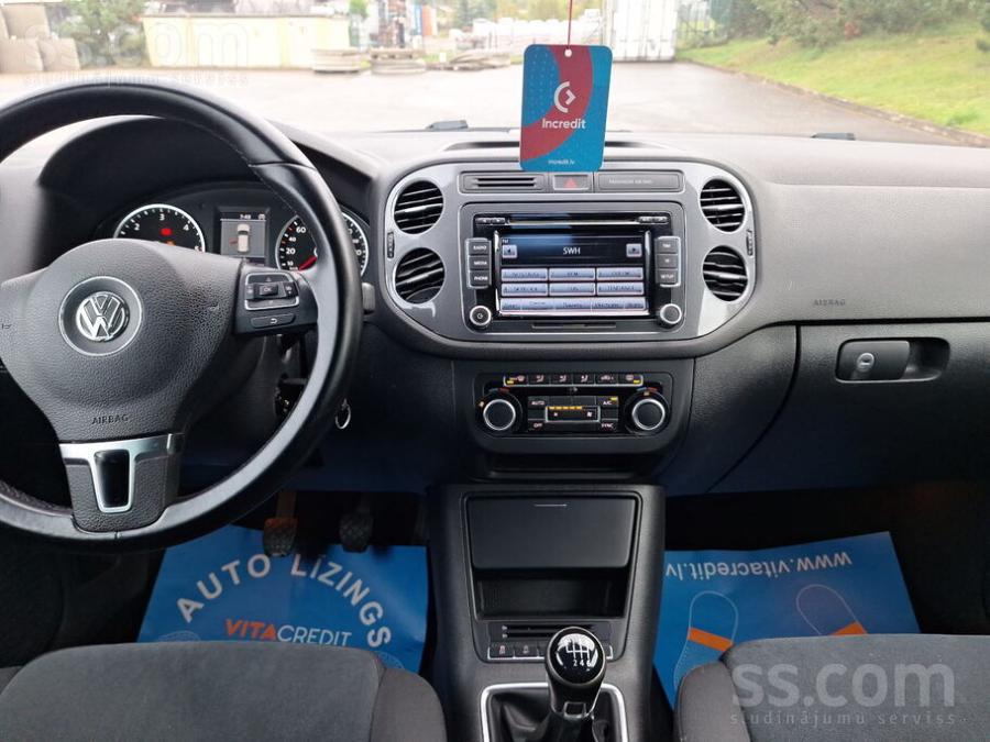 White Volkswagen Tiguan 2012 in Cesis, with an engine capacity of 2.00 L and mileage of 250 thousand km for 8950 €, photo 17 on AUTOMOTO.COM.LV