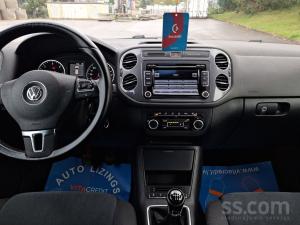 White Volkswagen Tiguan 2012 in Cesis, with an engine capacity of 2.00 L and mileage of 250 thousand km for 8950 €, photo 18 on AUTOMOTO.COM.LV