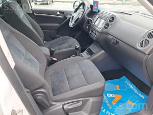 White Volkswagen Tiguan 2012 in Cesis, with an engine capacity of 2.00 L and mileage of 250 thousand km for 8950 €, photo 25 on AUTOMOTO.COM.LV