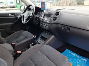 White Volkswagen Tiguan 2012 in Cesis, with an engine capacity of 2.00 L and mileage of 250 thousand km for 8950 €, photo 26 on AUTOMOTO.COM.LV