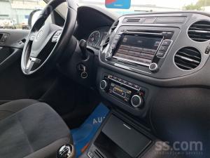 White Volkswagen Tiguan 2012 in Cesis, with an engine capacity of 2.00 L and mileage of 250 thousand km for 8950 €, photo 27 on AUTOMOTO.COM.LV