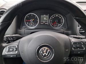 White Volkswagen Tiguan 2012 in Cesis, with an engine capacity of 2.00 L and mileage of 250 thousand km for 8950 €, photo 28 on AUTOMOTO.COM.LV
