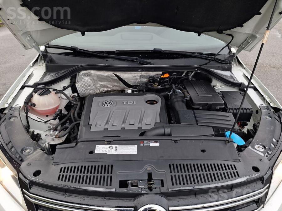 White Volkswagen Tiguan 2012 in Cesis, with an engine capacity of 2.00 L and mileage of 250 thousand km for 8950 €, photo 32 on AUTOMOTO.COM.LV