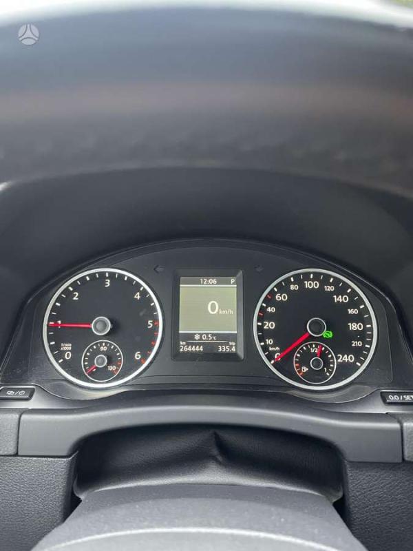 White Volkswagen Tiguan 2012 in Vilnius, with an engine capacity of 1.97 L and mileage of 264 thousand km for 8350 €, photo 11 on AUTOMOTO.COM.LV