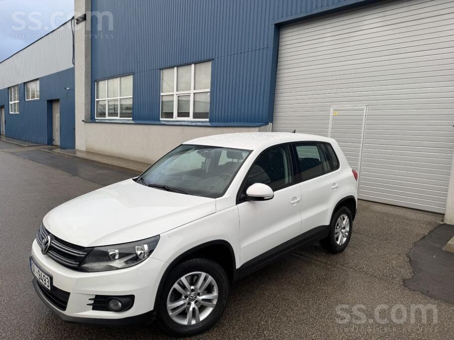White Volkswagen Tiguan 2012 in Rezekne, with an engine capacity of 2.00 L and mileage of 257 thousand km for 8700 €, photo 2 on AUTOMOTO.COM.LV