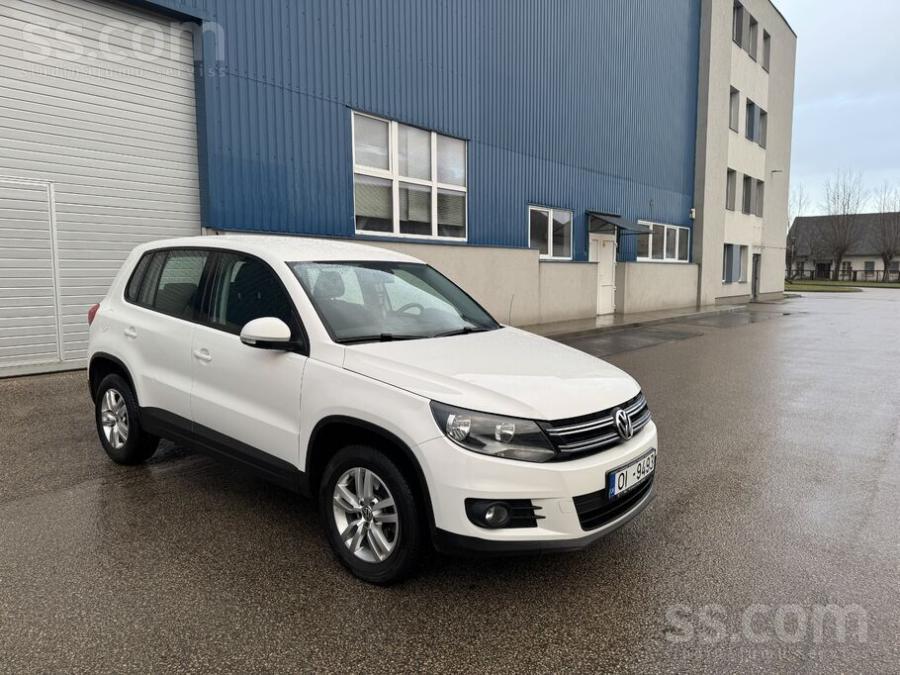 White Volkswagen Tiguan 2012 in Rezekne, with an engine capacity of 2.00 L and mileage of 257 thousand km for 8700 €, photo 4 on AUTOMOTO.COM.LV