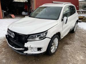 White Volkswagen Tiguan 2012 in Taurage, with an engine capacity of 1.97 L and mileage of 170 thousand km for 2800 €, photo  on AUTOMOTO.COM.LV