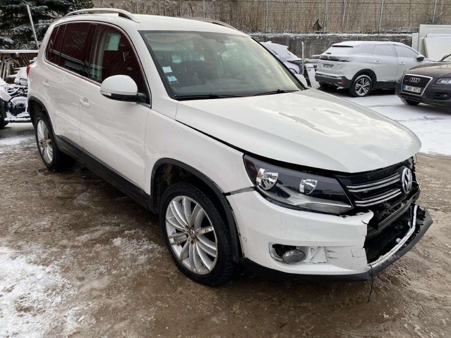 Balts Volkswagen Tiguan 2012 Tauragė, ar dzinēja tilpumu 1.97 L un nobraukumu 170 tūkst. km par 2800 €, foto 2 vietnē AUTOMOTO.COM.LV
