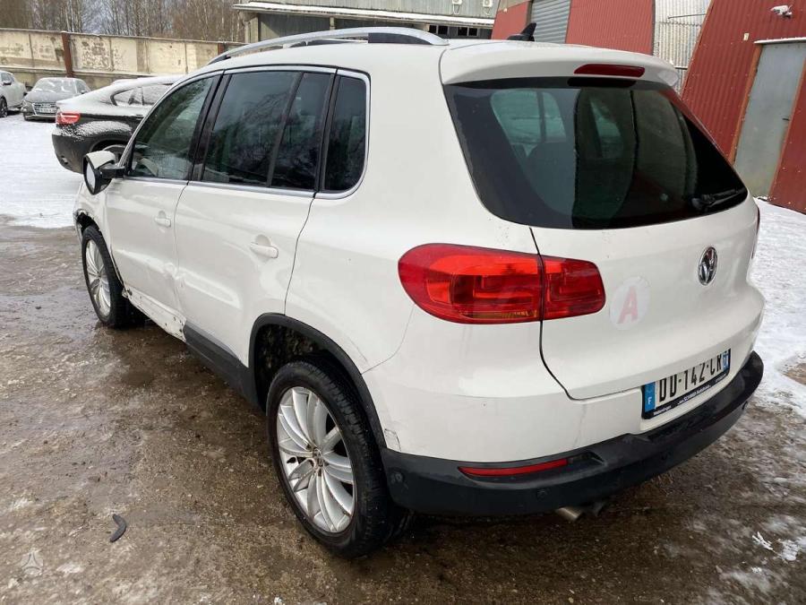Balts Volkswagen Tiguan 2012 Tauragė, ar dzinēja tilpumu 1.97 L un nobraukumu 170 tūkst. km par 2800 €, foto 4 vietnē AUTOMOTO.COM.LV