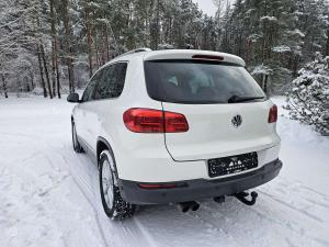White Volkswagen Tiguan 2012 in Ukmerge, with an engine capacity of 1.97 L and mileage of 369 thousand km for 6200 €, photo 6 on AUTOMOTO.COM.LV