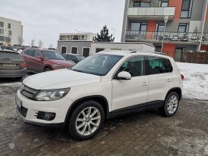 White Volkswagen Tiguan 2012 in Klaipeda, with an engine capacity of 2.00 L and mileage of 300 thousand km for 4999 €, photo 2 on AUTOMOTO.COM.LV