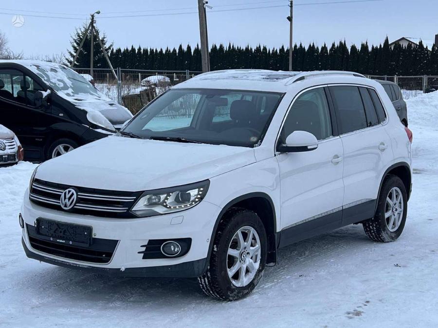 White Volkswagen Tiguan 2012 in Kedainiai, with an engine capacity of 1.40 L and mileage of 276 thousand km for 7450 €, photo 1 on AUTOMOTO.COM.LV