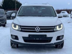 White Volkswagen Tiguan 2012 in Kedainiai, with an engine capacity of 1.40 L and mileage of 276 thousand km for 7450 €, photo 7 on AUTOMOTO.COM.LV