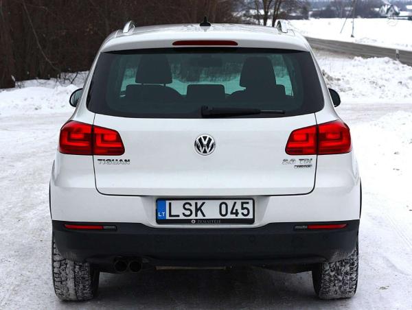 White Volkswagen Tiguan 2012 in Kretinga, with an engine capacity of 1.97 L and mileage of 216 thousand km for 8499 €, photo 11 on AUTOMOTO.COM.LV