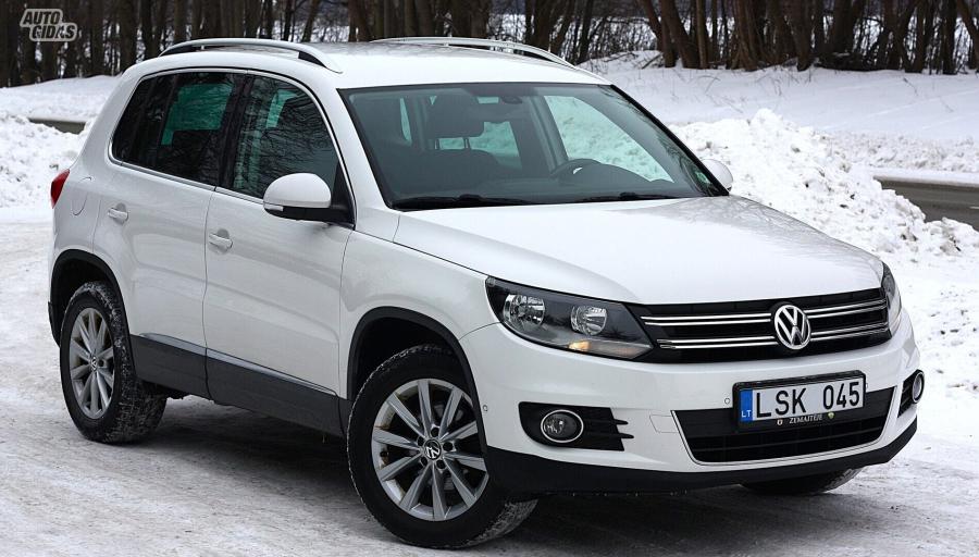 White Volkswagen Tiguan 2012 in Petrikaiciai, with an engine capacity of 2.00 L and mileage of 216 thousand km for 8499 €, photo 2 on AUTOMOTO.COM.LV