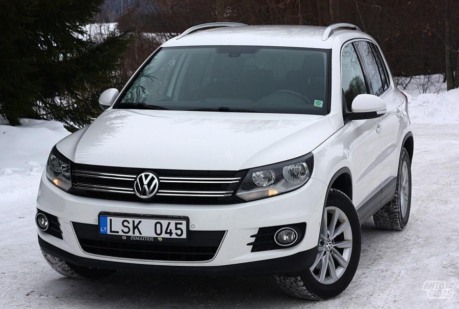 White Volkswagen Tiguan 2012 in Petrikaiciai, with an engine capacity of 2.00 L and mileage of 216 thousand km for 8499 €, photo 5 on AUTOMOTO.COM.LV