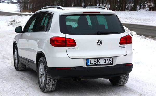 Balts Volkswagen Tiguan 2012 Petrikaičiai, ar dzinēja tilpumu 2.00 L un nobraukumu 216 tūkst. km par 8499 €, foto 9 vietnē AUTOMOTO.COM.LV