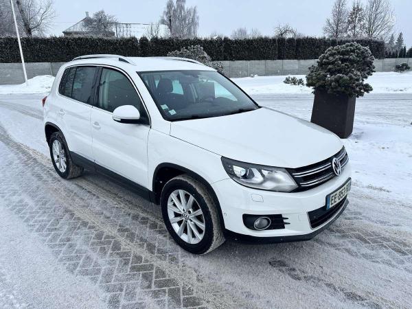 White Volkswagen Tiguan 2012 in Taurage, with an engine capacity of 1.97 L and mileage of 264 thousand km for 8200 €, photo 3 on AUTOMOTO.COM.LV