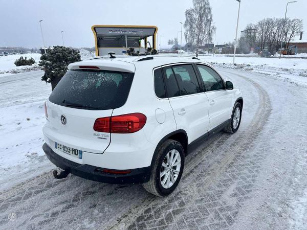 White Volkswagen Tiguan 2012 in Taurage, with an engine capacity of 1.97 L and mileage of 264 thousand km for 8200 €, photo 4 on AUTOMOTO.COM.LV