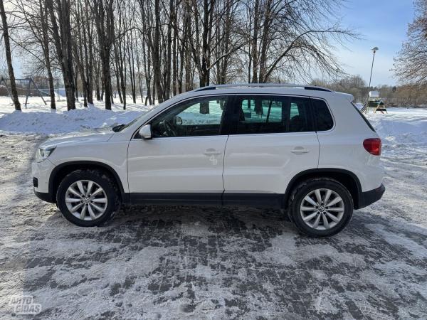 Balts Volkswagen Tiguan 2012 Tauragė, ar dzinēja tilpumu 2.00 L un nobraukumu 274 tūkst. km par 8700 €, foto 8 vietnē AUTOMOTO.COM.LV